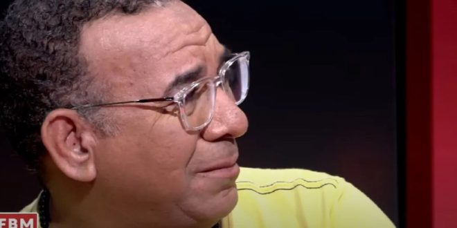 Driss Roukh fond en larmes en évoquant sa mère (VIDEO) - LeSiteinfo.com