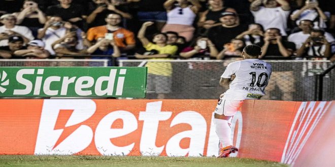 But exceptionnel de Neymar sur corner direct avec Santos (VIDÉO ...